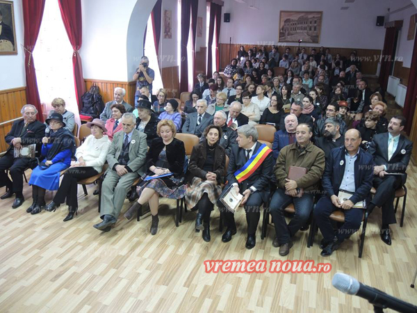 La multi ani, Colegiului National "Gheorghe Rosca Codreanu" din Bârlad ...