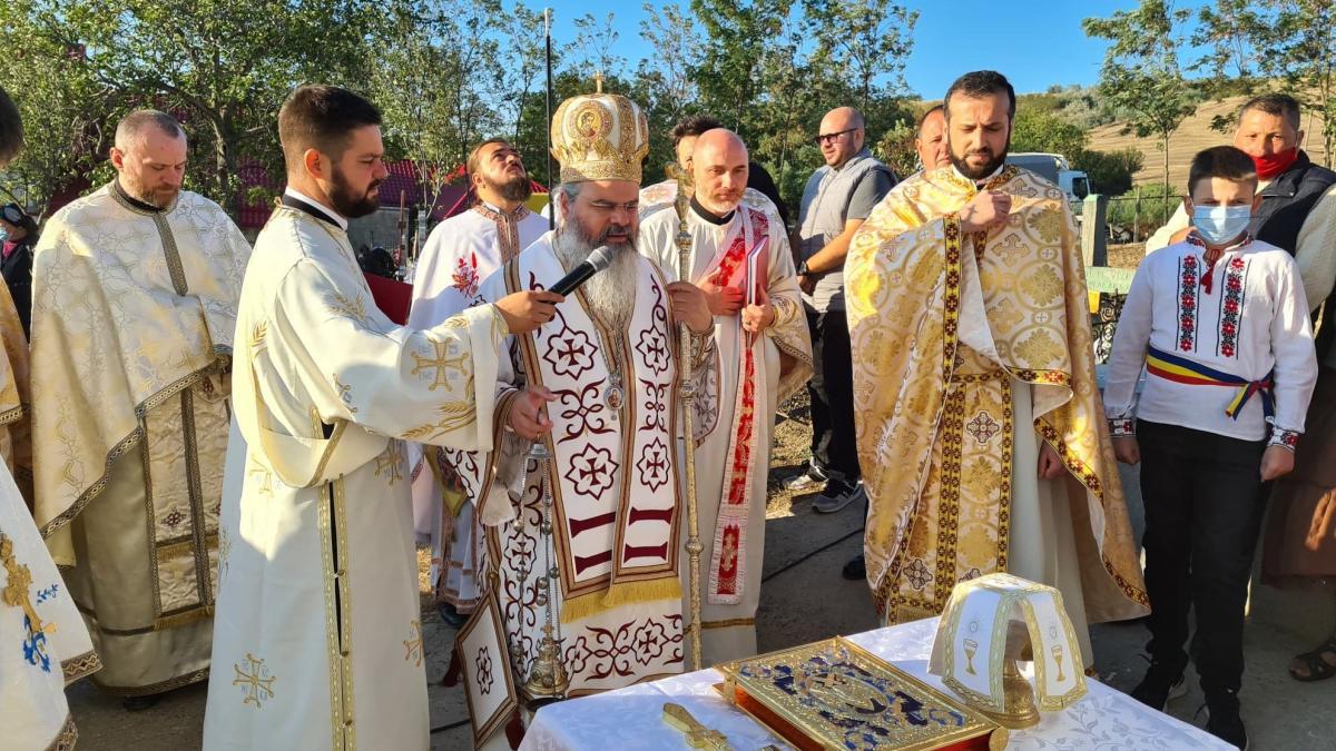 PS Ignatie a slujit la Sfintirea Bisericii din Miclesti, Parohia Tîfu ... PS Ignatie a slujit la Sfintirea Bisericii din Miclesti, Parohia Tîfu ...