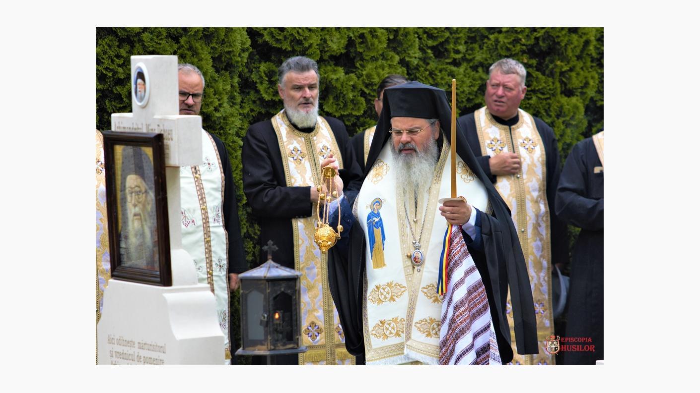 PS Ignatie a slujit la Parastasul Arhimandritului Mina Dobzeu (FOTO ... PS Ignatie a slujit la Parastasul Arhimandritului Mina Dobzeu (FOTO ...