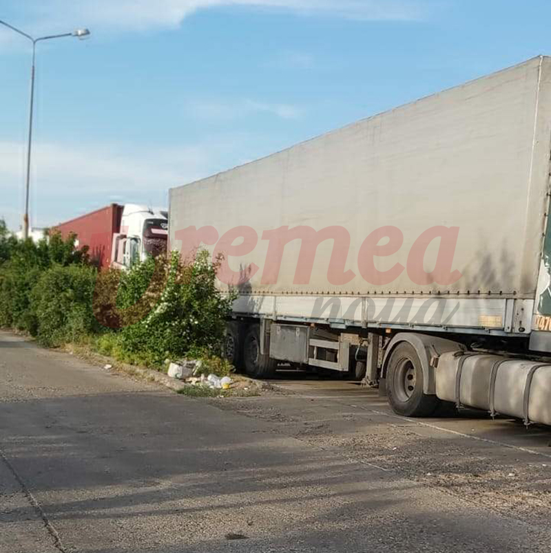 Un sofer de TIR din Moldova a murit asteptând ore în sir sã treacã vama ... Un sofer de TIR din Moldova a murit asteptând ore în sir sã treacã vama ...
