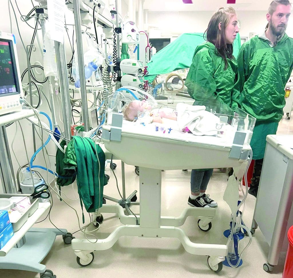 Înger cu inima bolnavã: Vlãdut, un bebelus de numai trei luni, nãscut ...